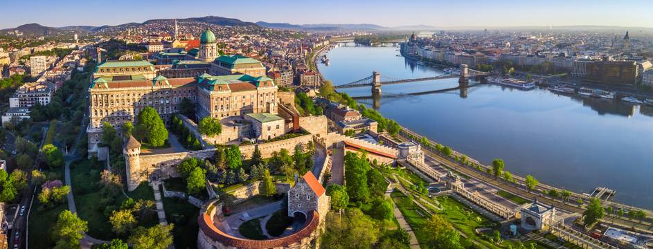 Expat Explore Travel—The Best of Europe - TourRadar