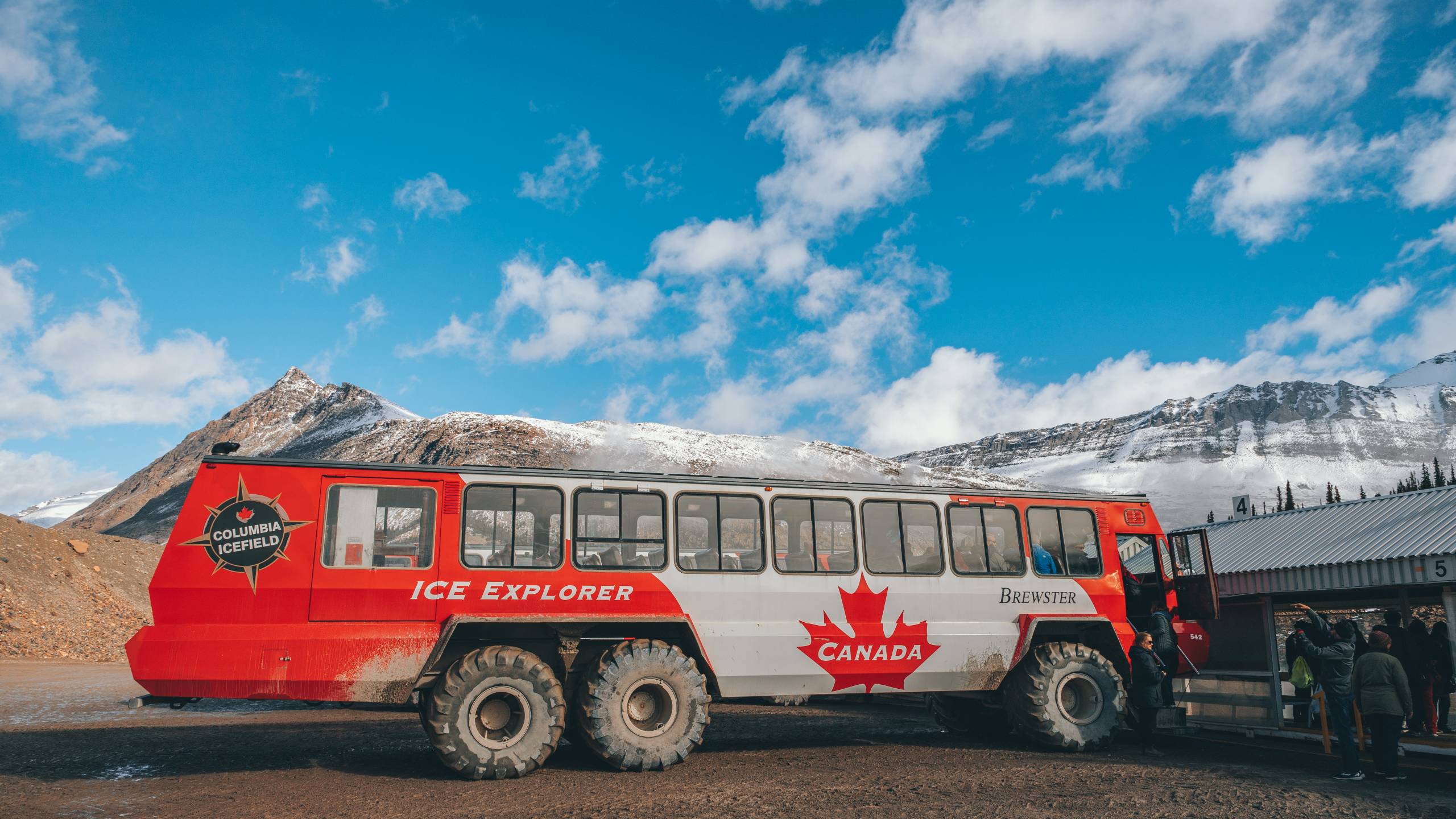 10 Best Luxury Bus/Coach Tours (in Europe, US & More) - TourRadar