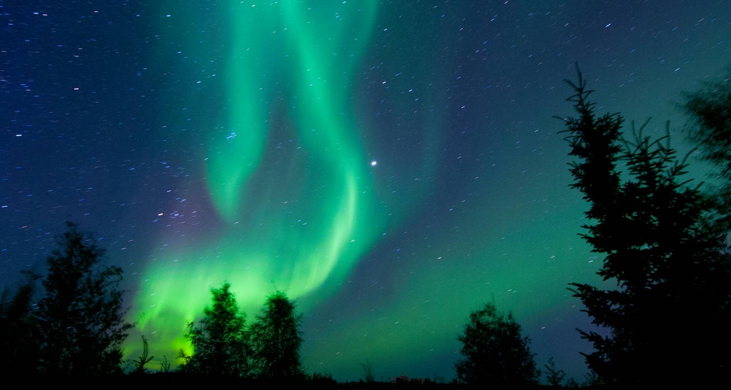8-Day Yellowknife Northern Lights & Canadian Rockies Autumn Tour ...