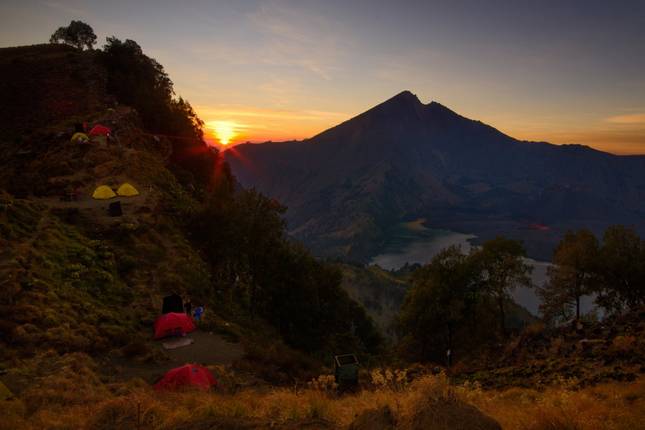 10 Best Hiking & Trekking Tours in Indonesia 2024 - TourRadar