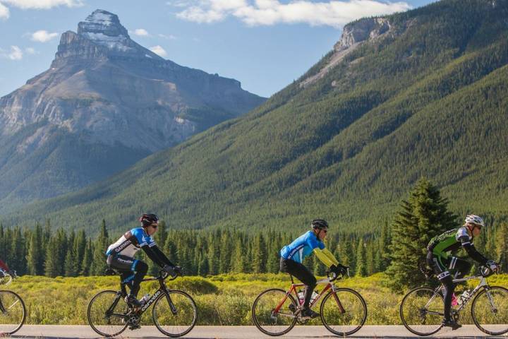 10 Best Adventure Tours in Canada - TourRadar