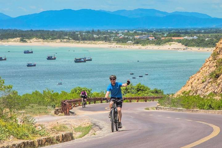 10 Best Bicycle Tours in Asia 2025/2026 - TourRadar