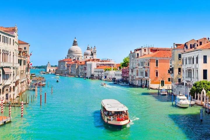 10 Best Europe Tours in May 2026 - TourRadar